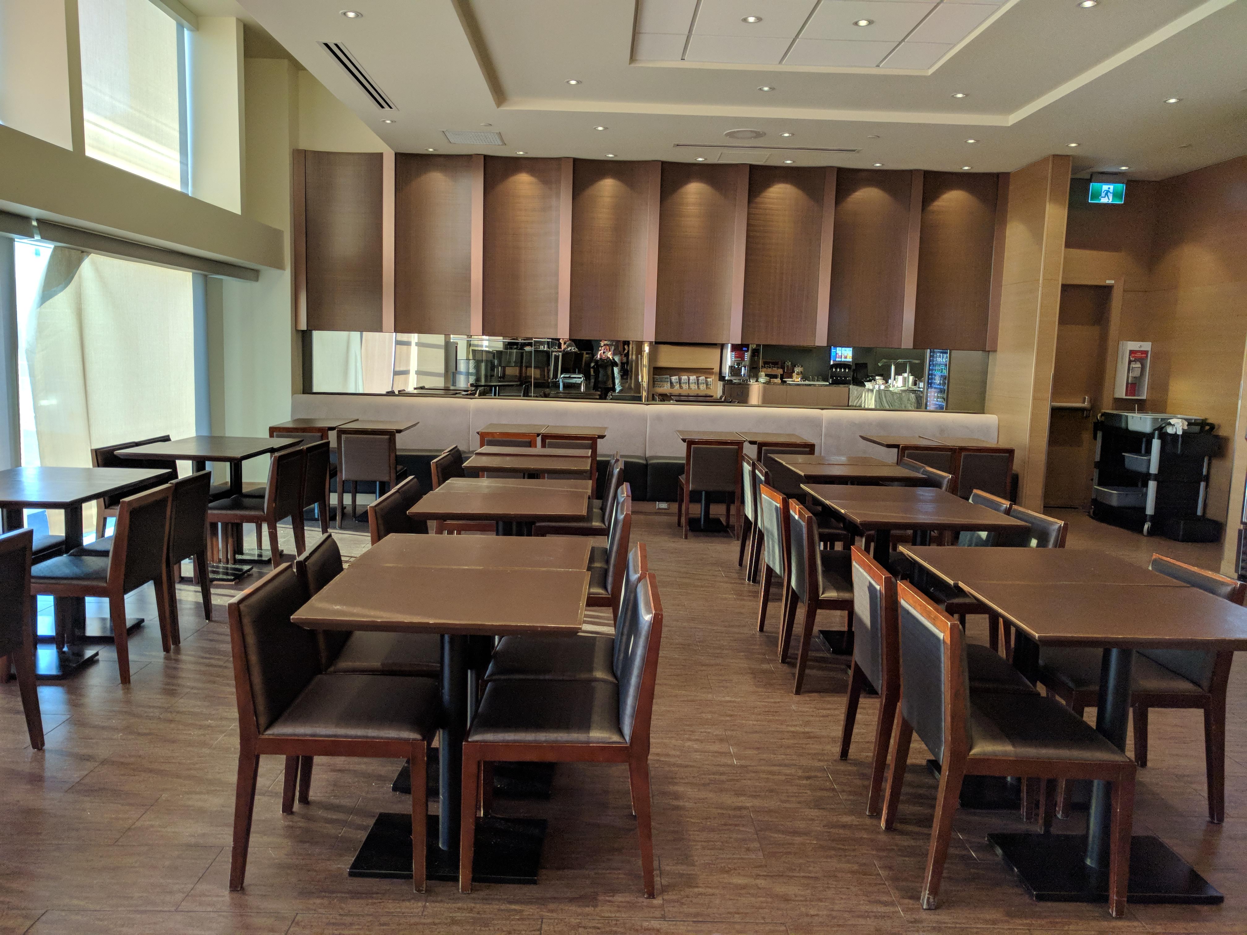 Reviews and Guide: Lounges at YVR – Vancouver International Airport