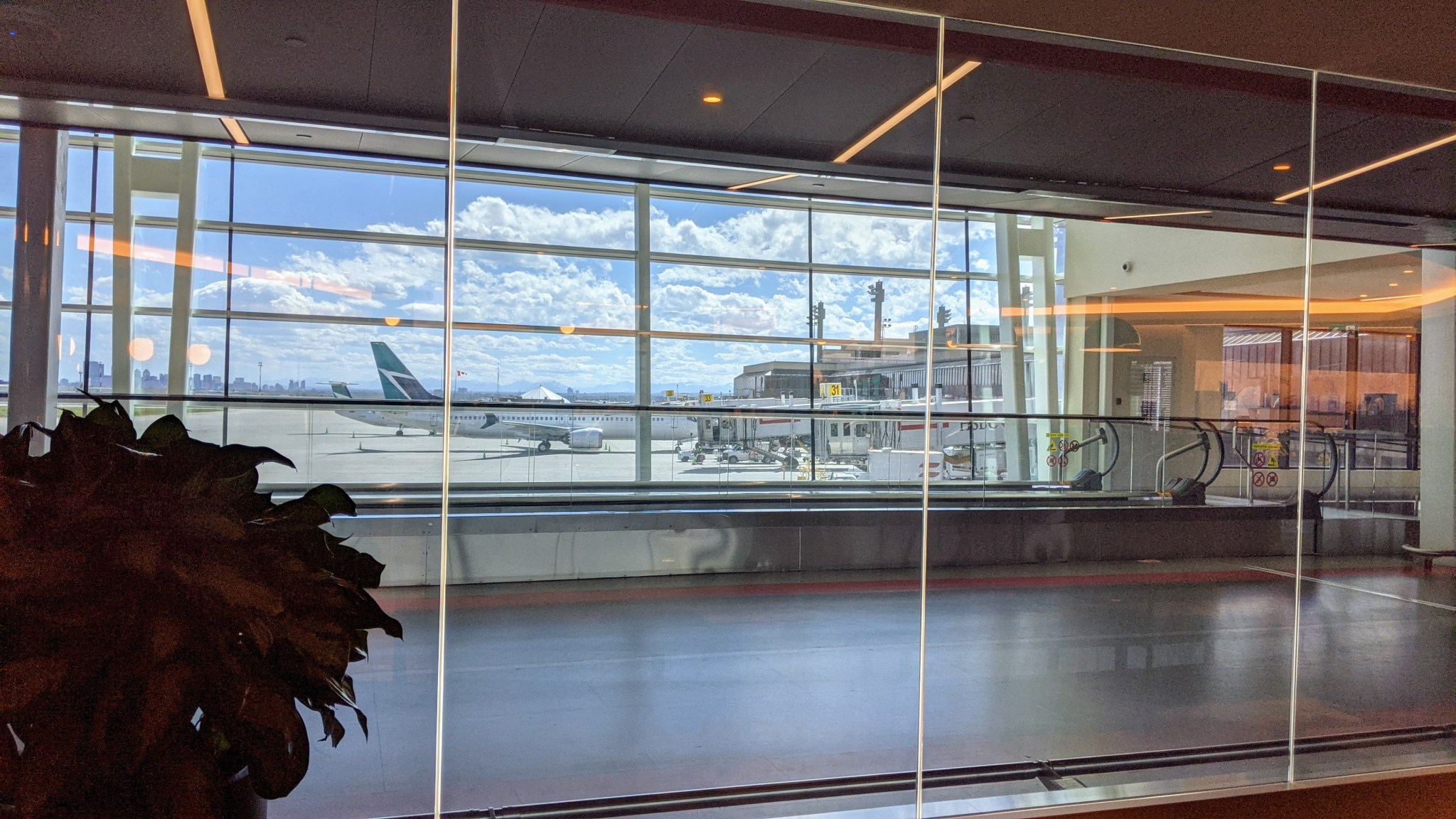 Review: WestJet Elevation Lounge at YYC – Calgary International Airport