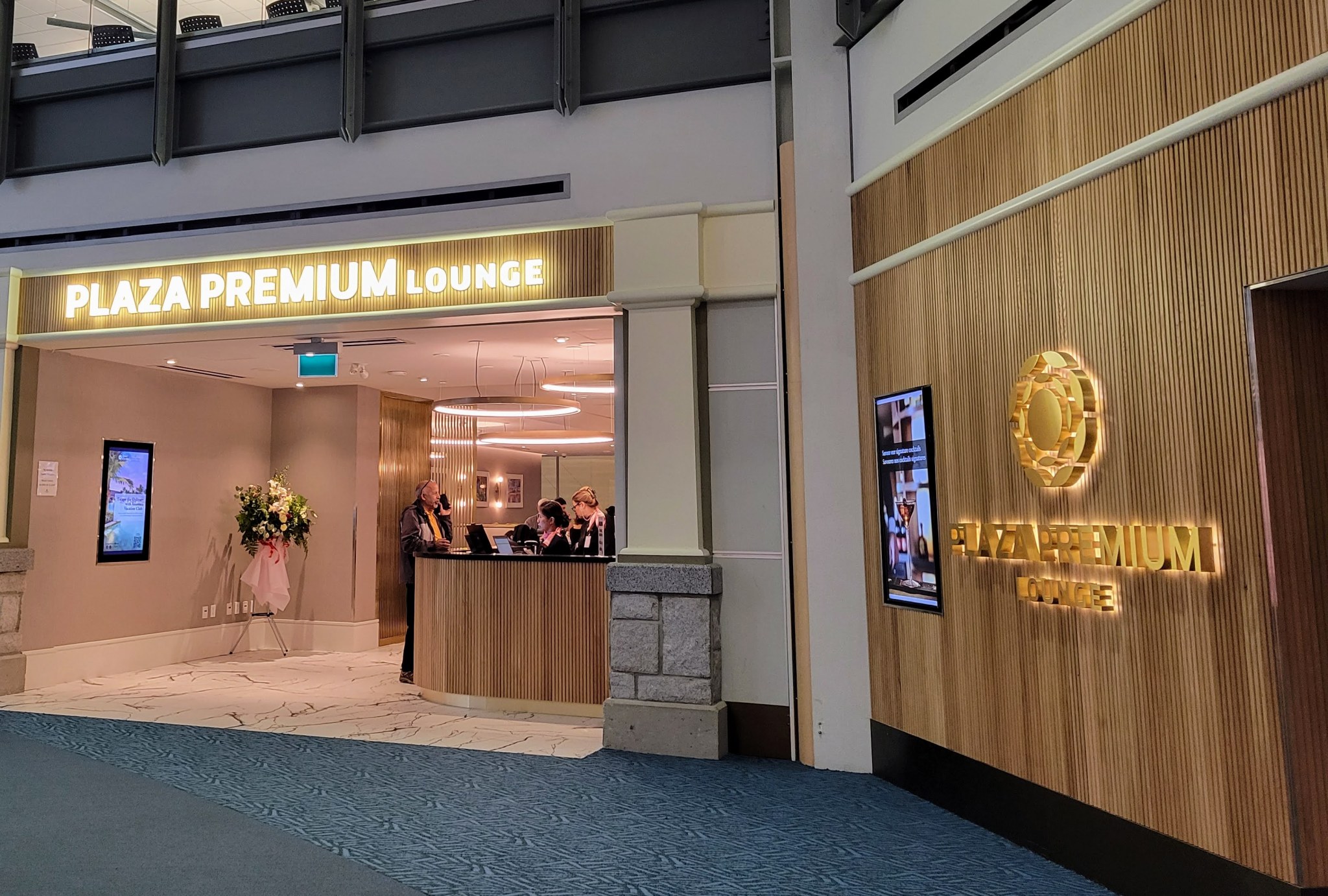 Review: Renovated Plaza Premium Lounge near E gates – USA Departures at ...