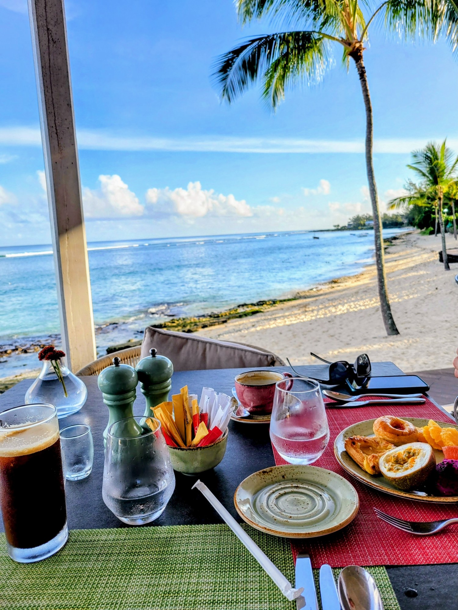 mauritius-le-meridien-paparazzi-breakfast-view – WeLeaveToday