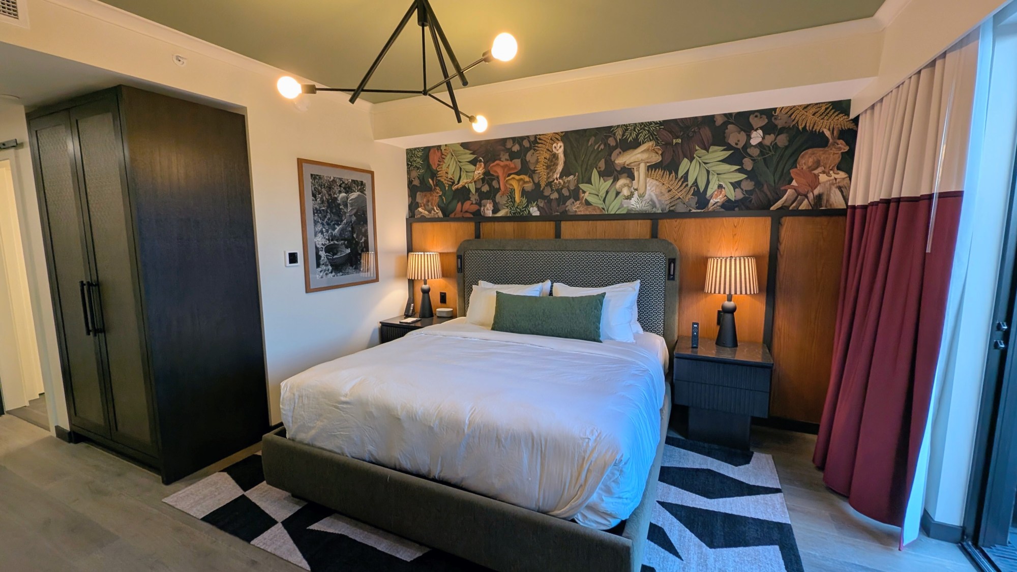 Review: The SOMM Woodinville, Autograph Collection – A Winecation in ...