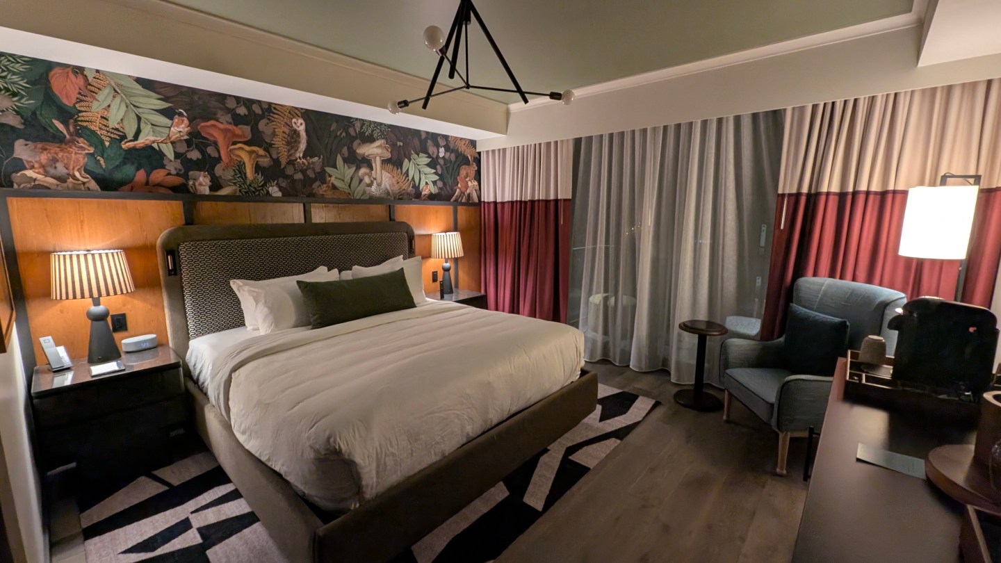 Review: The SOMM Woodinville, Autograph Collection – A Winecation in ...